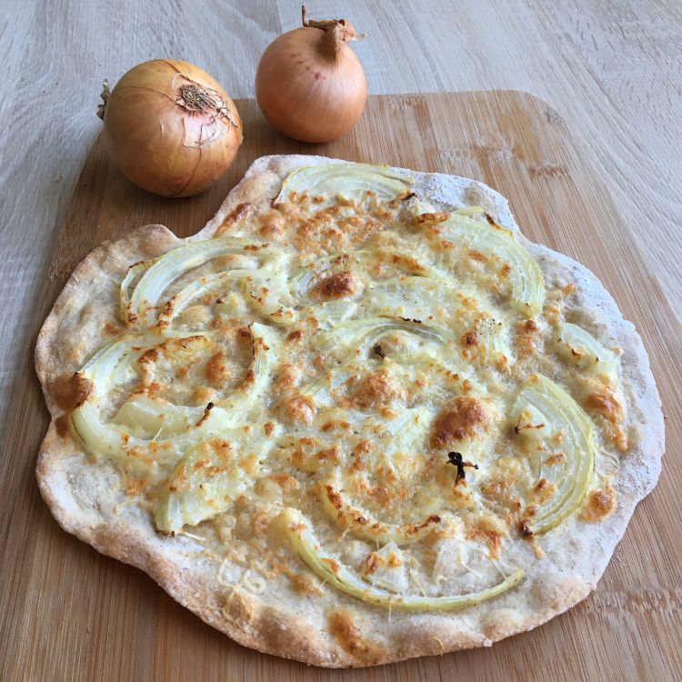 Tarte aux oignons façon flammekueche veggie - verdira.fr
